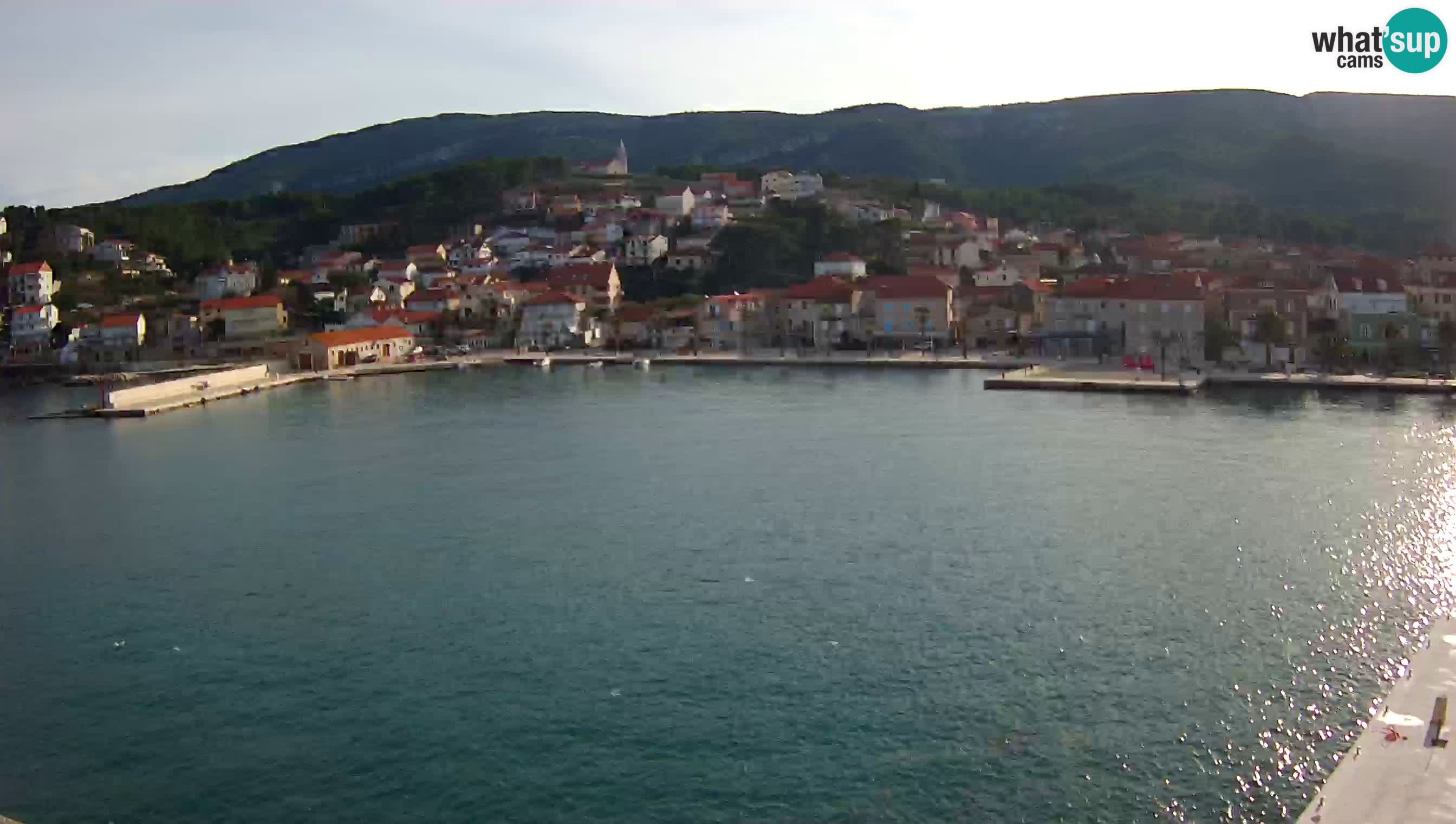 Web kamera Ivan Dolac - Jelsa - Hvar - WhatsUpCams - Kamere u živo