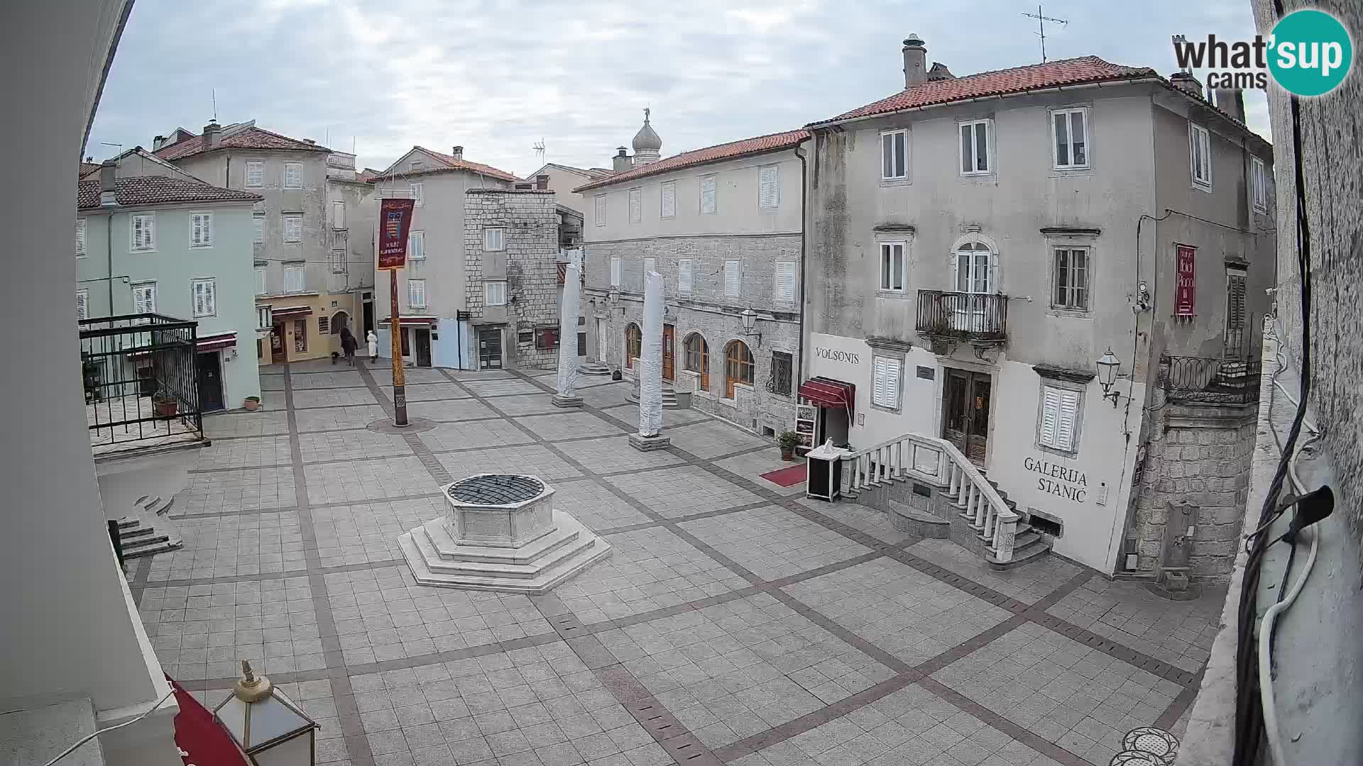 Kamera v živo Koper - Ukmarjev trg - WhatsUpCams - Kamere v živo