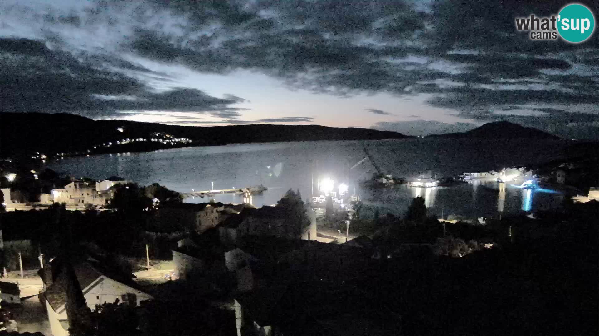 Webcam Live Povile - Beach (Novi Vinodolski) - WhatsUpCams - LIVE streaming