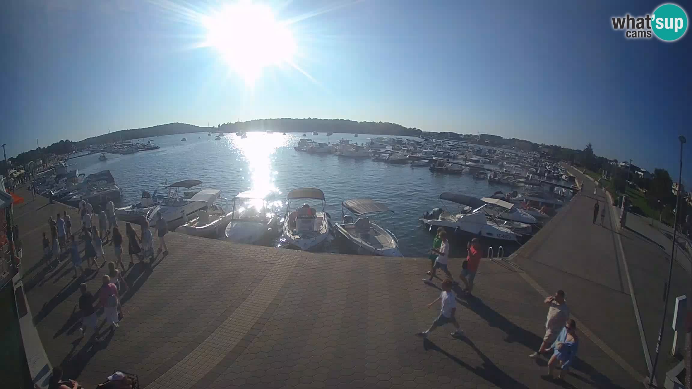 Medulin Spletna kamera - Riva - WhatsUpCams - Kamere v živo