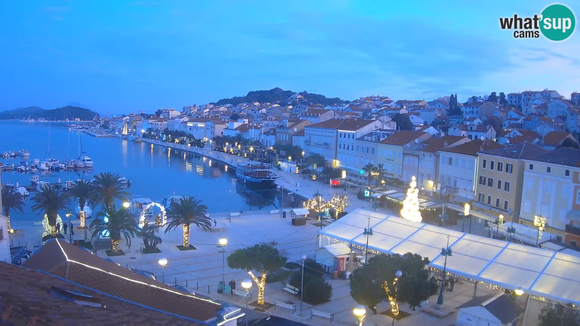 [v ŽIVO] Spletna kamera Rovinj Center – Odkrijte Glavni trg Rovinja