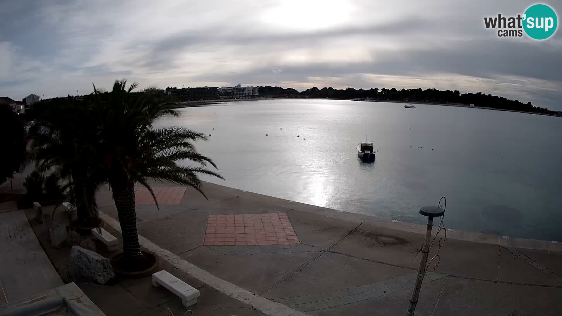 Webcam Novalja seaside promenade - WhatsUpCams - LIVE streaming