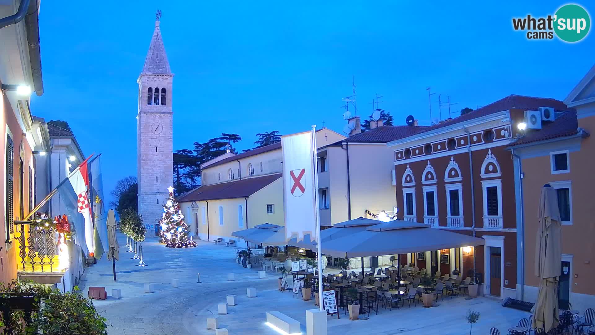 Kamera v živo Koper - Ukmarjev trg - WhatsUpCams - Kamere v živo