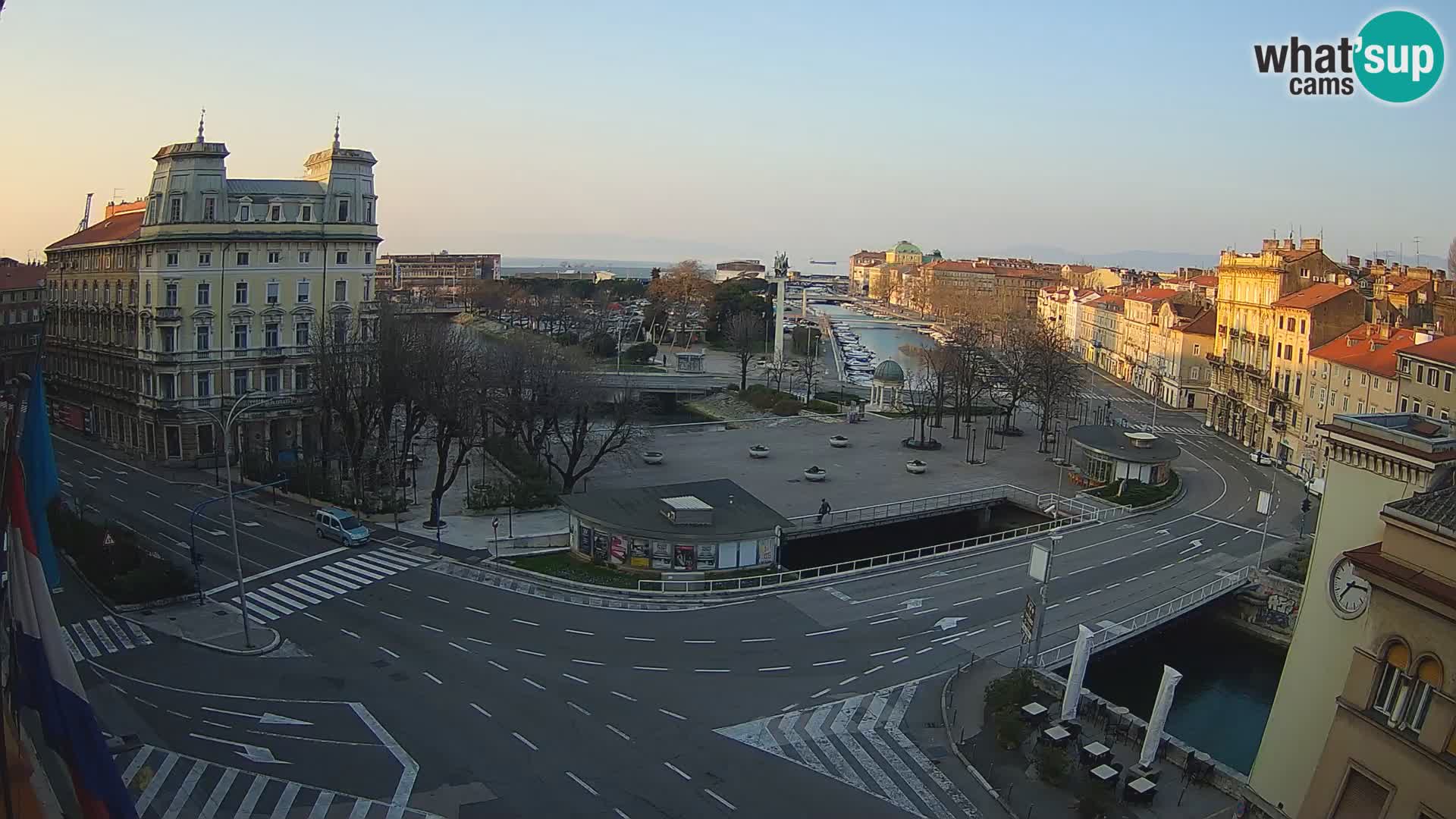 Webcam European Coastal Airlines - Rijeka - WhatsUpCams - LIVE streaming