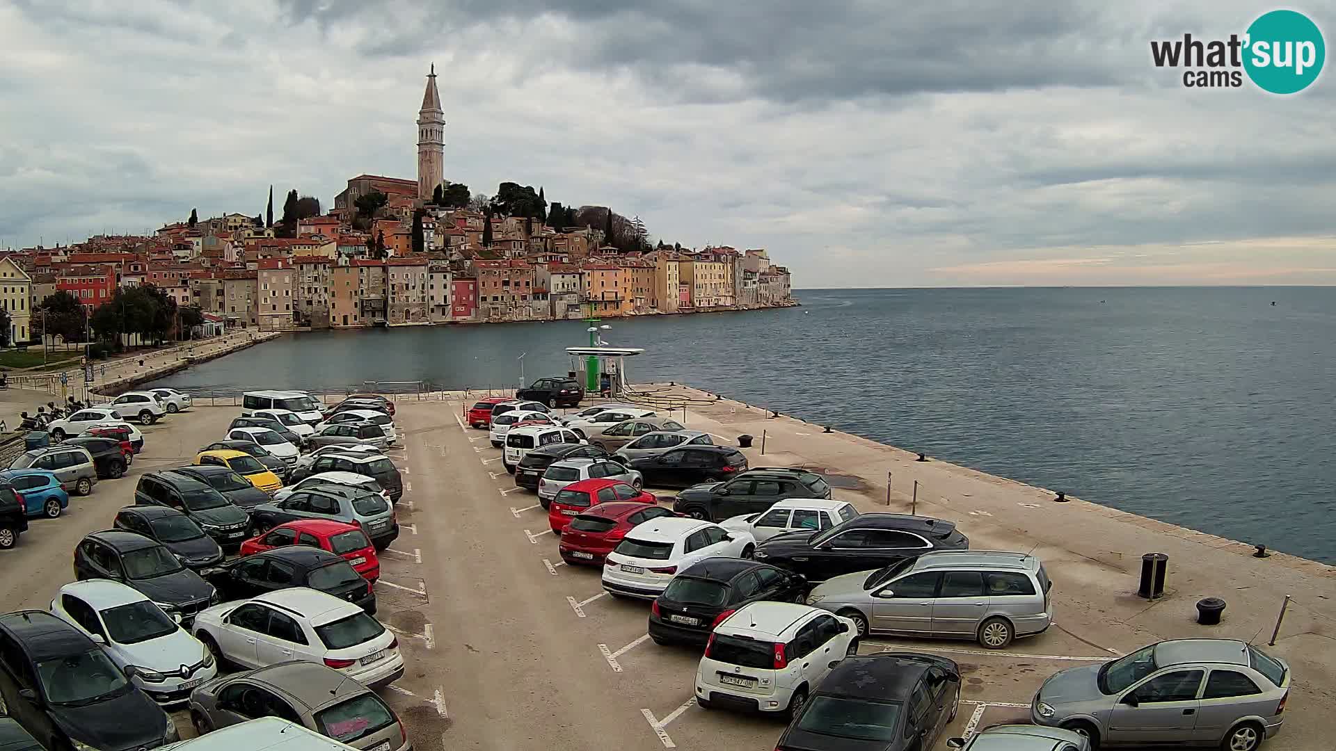 Spletna kamera v živo Koper - Panoramski pogled na mesto in pristanišče ...