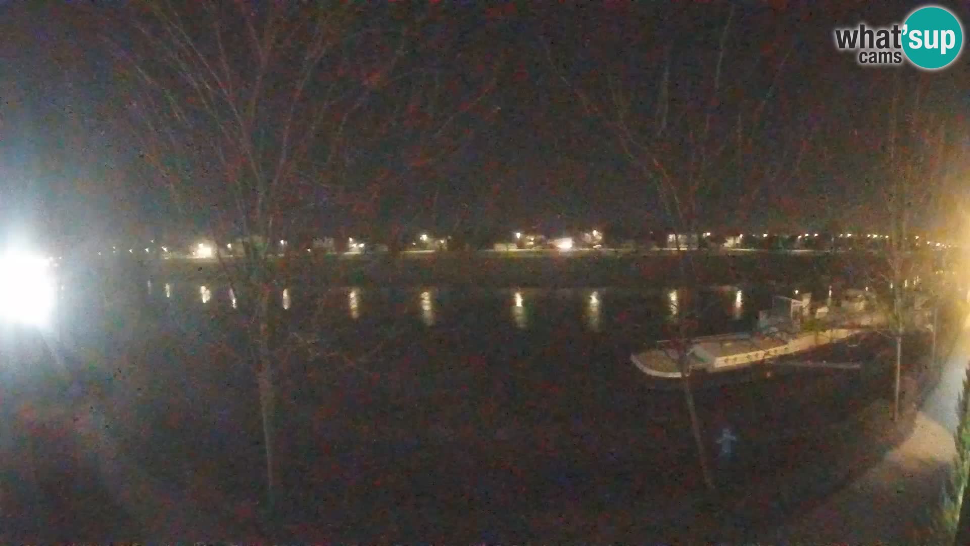 Medulin Spletna kamera - Riva - WhatsUpCams - Kamere v živo