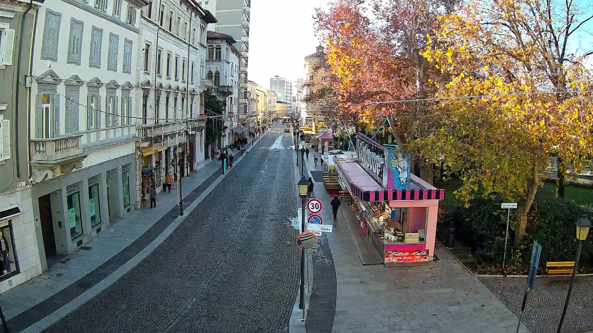 Spletna kamera Ljubljana - Dnevno življenje v starem delu prestolnice