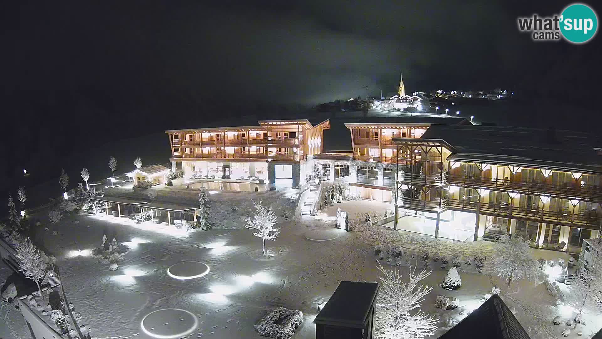 Spletna kamera Fiesa - Hotel Barbara - WhatsUpCams - Kamere v živo