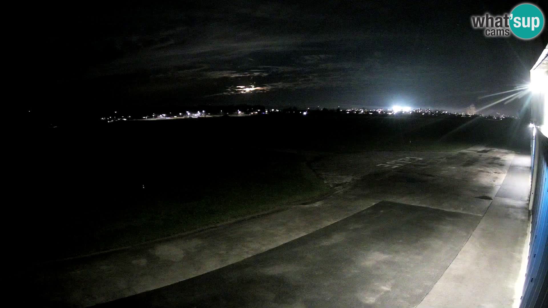 Medulin Spletna kamera - Riva - WhatsUpCams - Kamere v živo