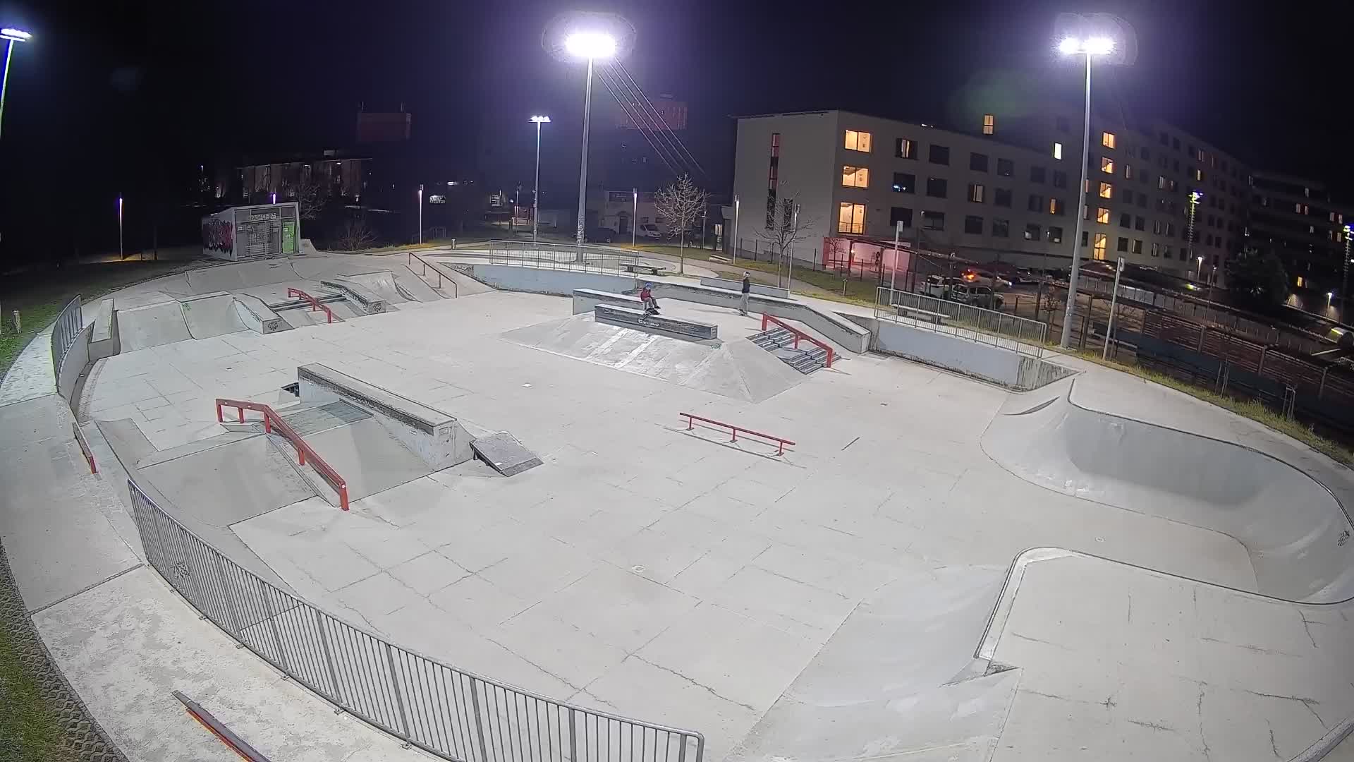 Evropska vas štorklje - Krajinski park Lonjsko polje spletna kamera - WhatsUpCams - Kamere v živo