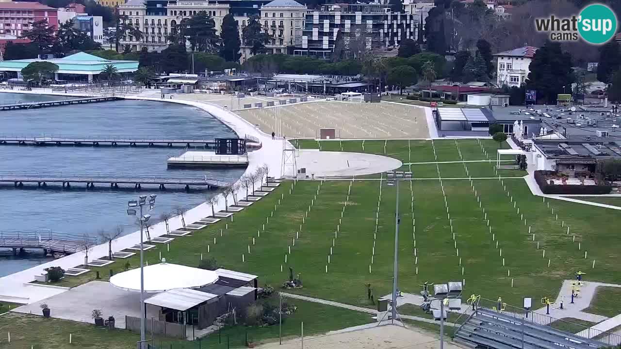 Kamera v živo Koper - Ukmarjev trg - WhatsUpCams - Kamere v živo