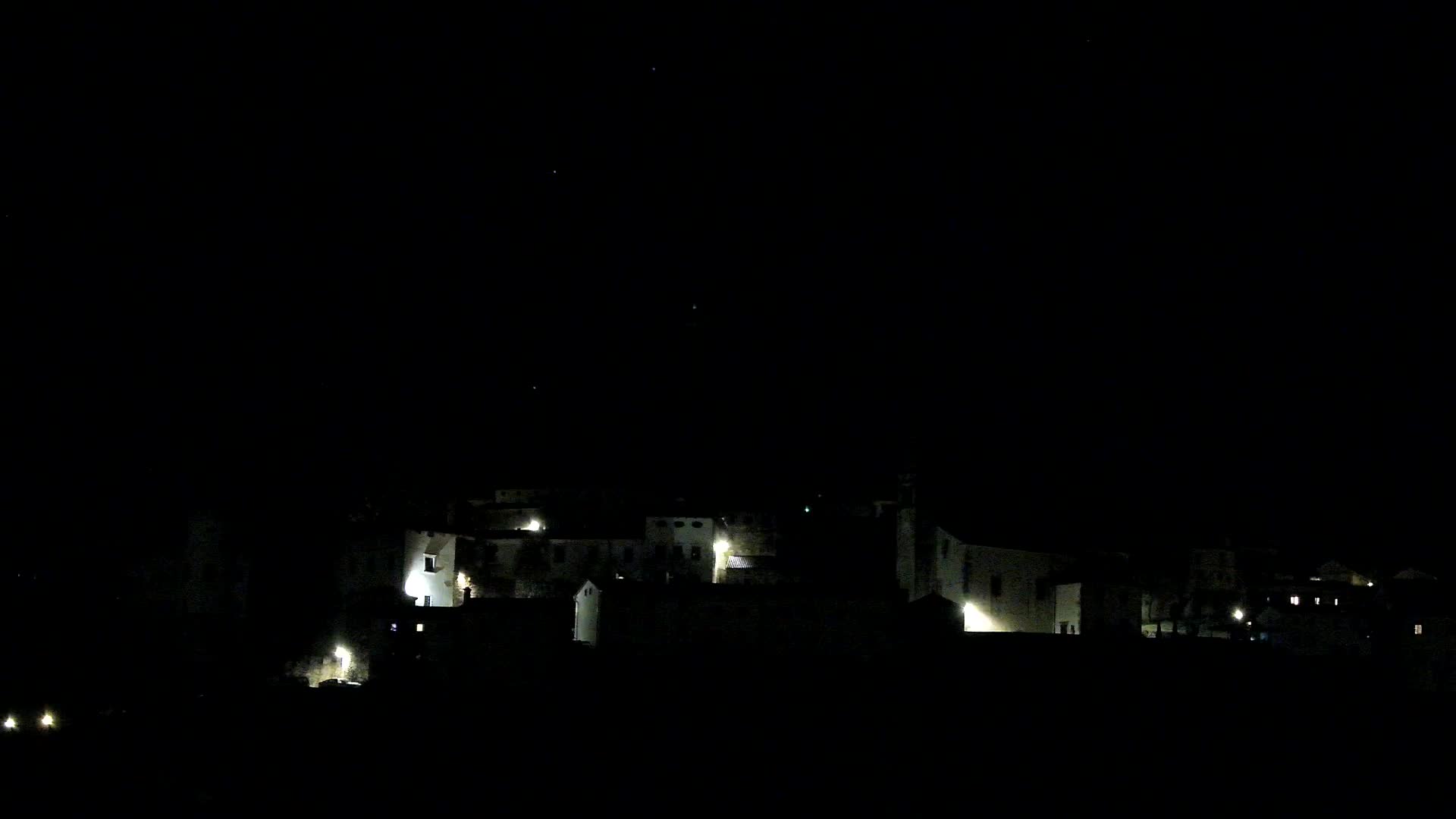 Spletna kamera Fiesa - Hotel Barbara - WhatsUpCams - Kamere v živo